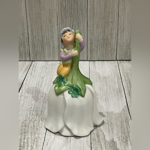 Avon | Art | Vintage 983 Avon Good Luck Bell Legend Of The Leprechaun ...